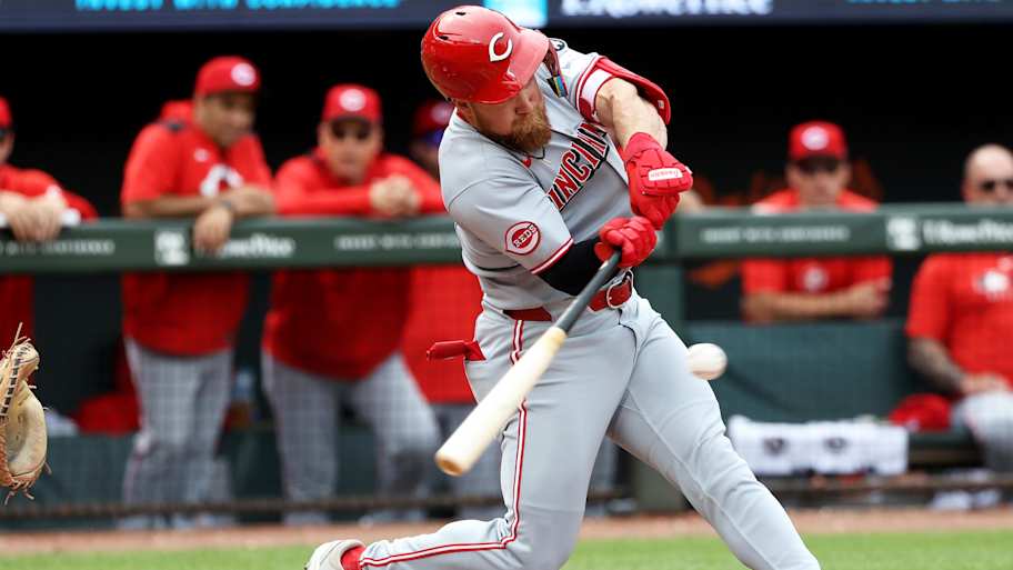 Reds outfielder leaves game after hit by pitch