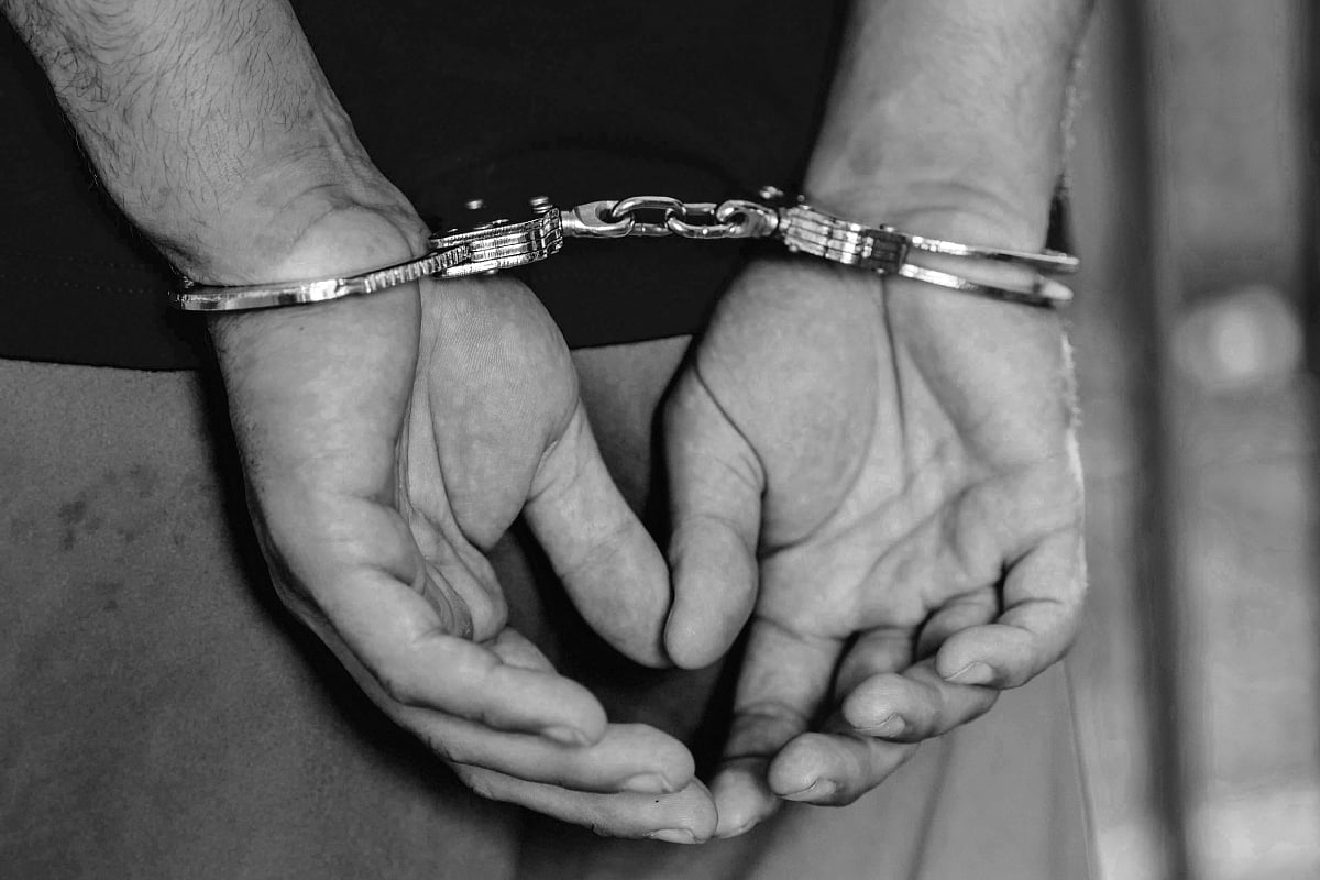 Friend steals cash, gold after borrowing key