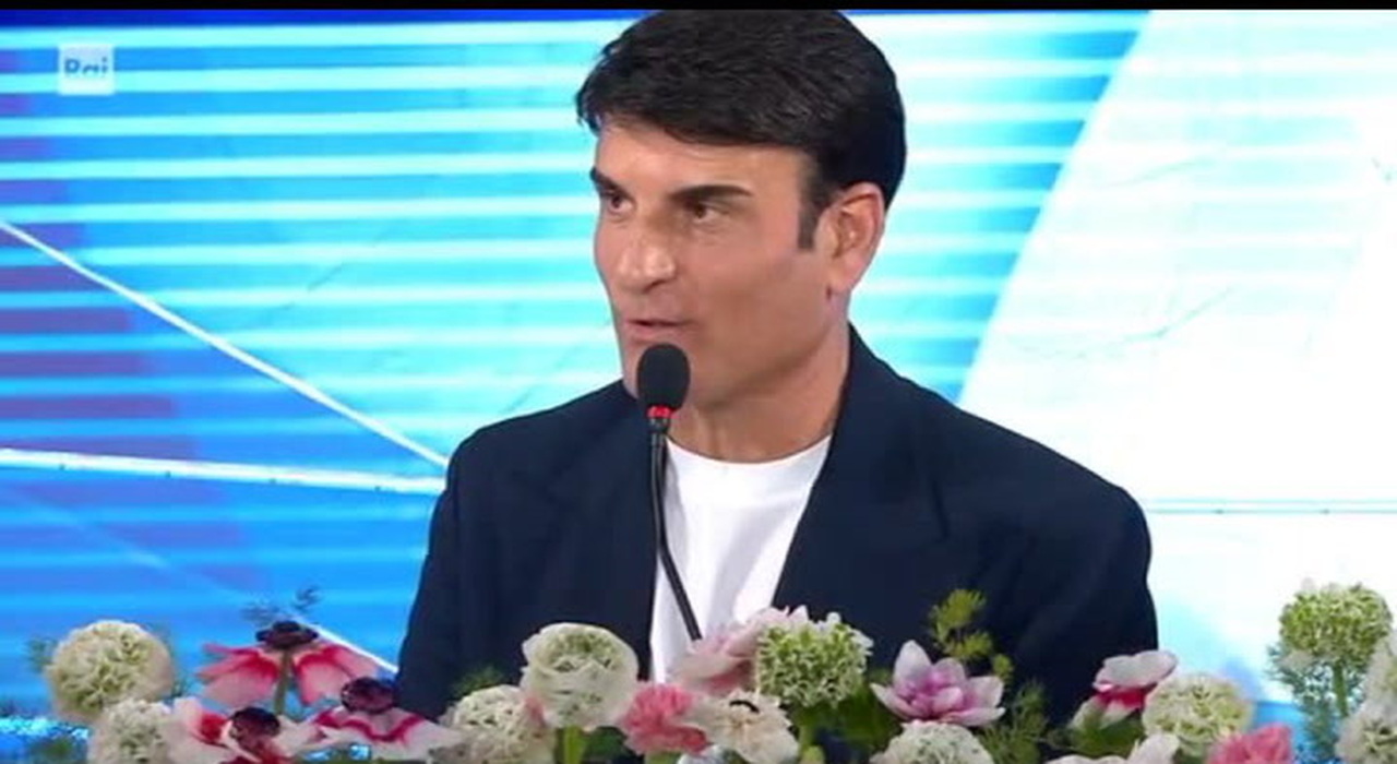 Sanremo, Sal Da Vinci: "Il primo bacio con Paola a Posillipo nel 1994"