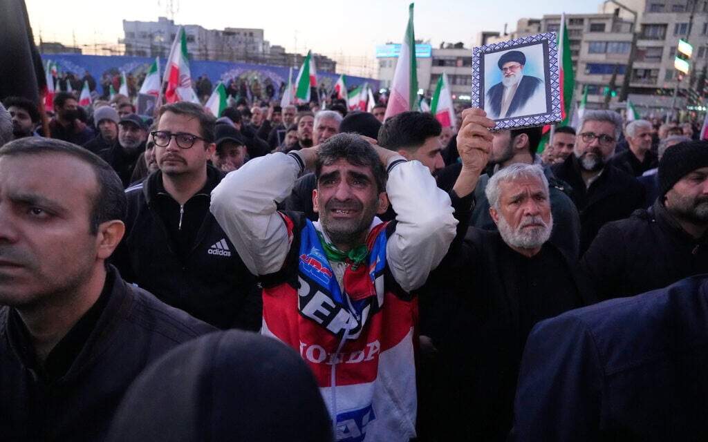 Israeli officials float 'slow collapse' scenario for Iran, say 'cracks ...