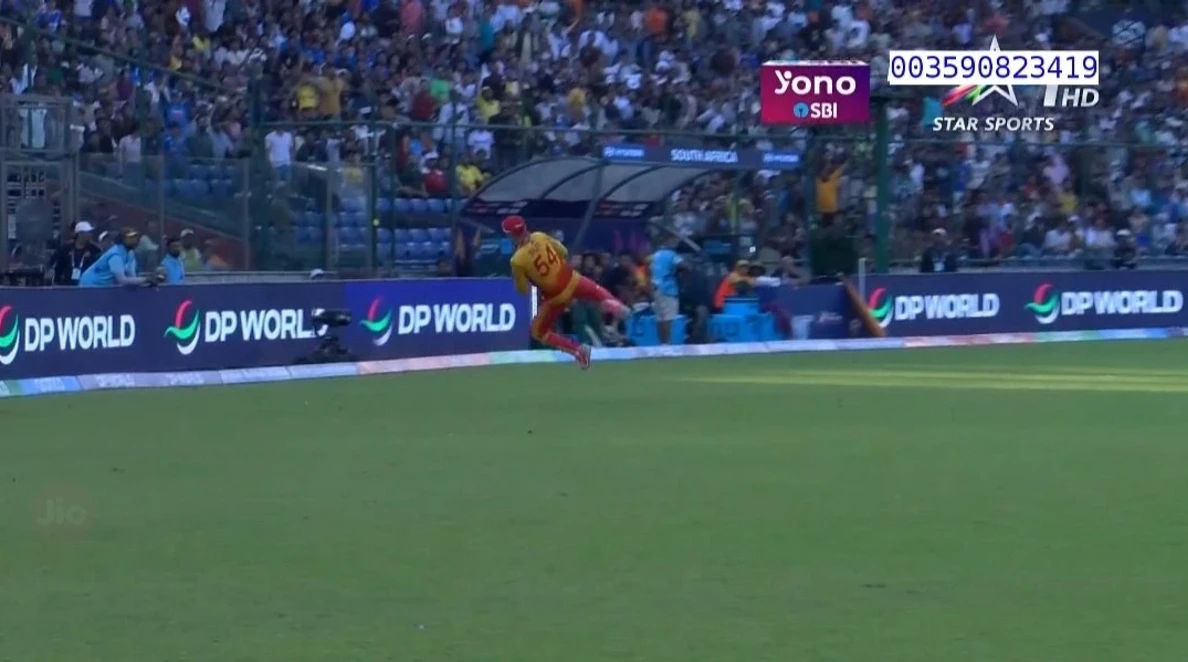 Watch: Ryan Burl takes stunning catch vs South Africa in T20 World Cup 2026