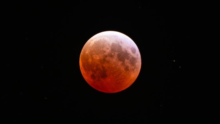 A rare lunar eclipse and blood moon will hit the US this week. Here’s ...