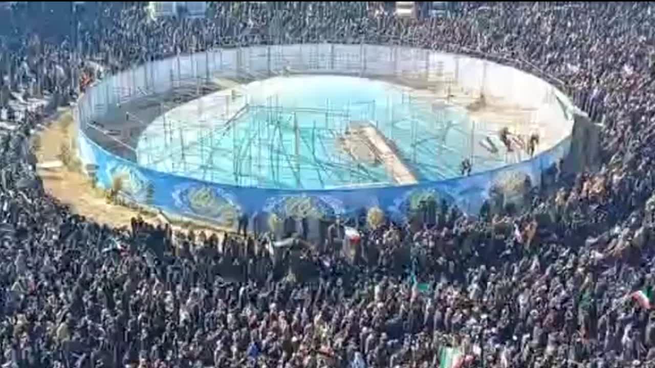 İran'ın yeni dini lideri seçildi