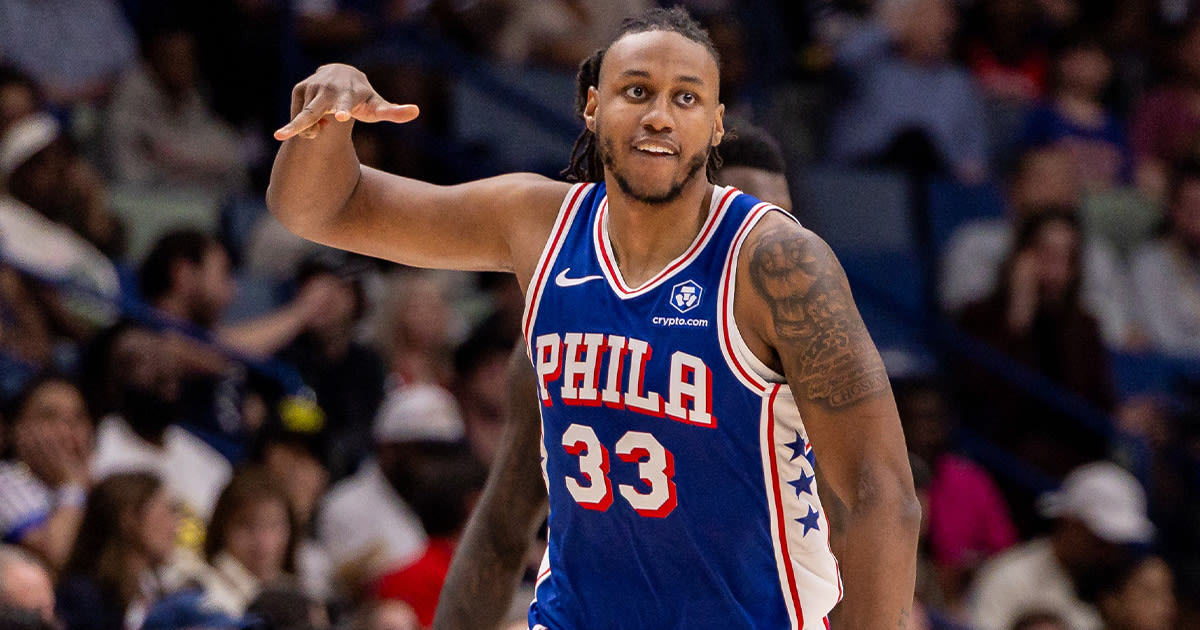 NBA buffs clash in Denver, Walker signed to standard contract