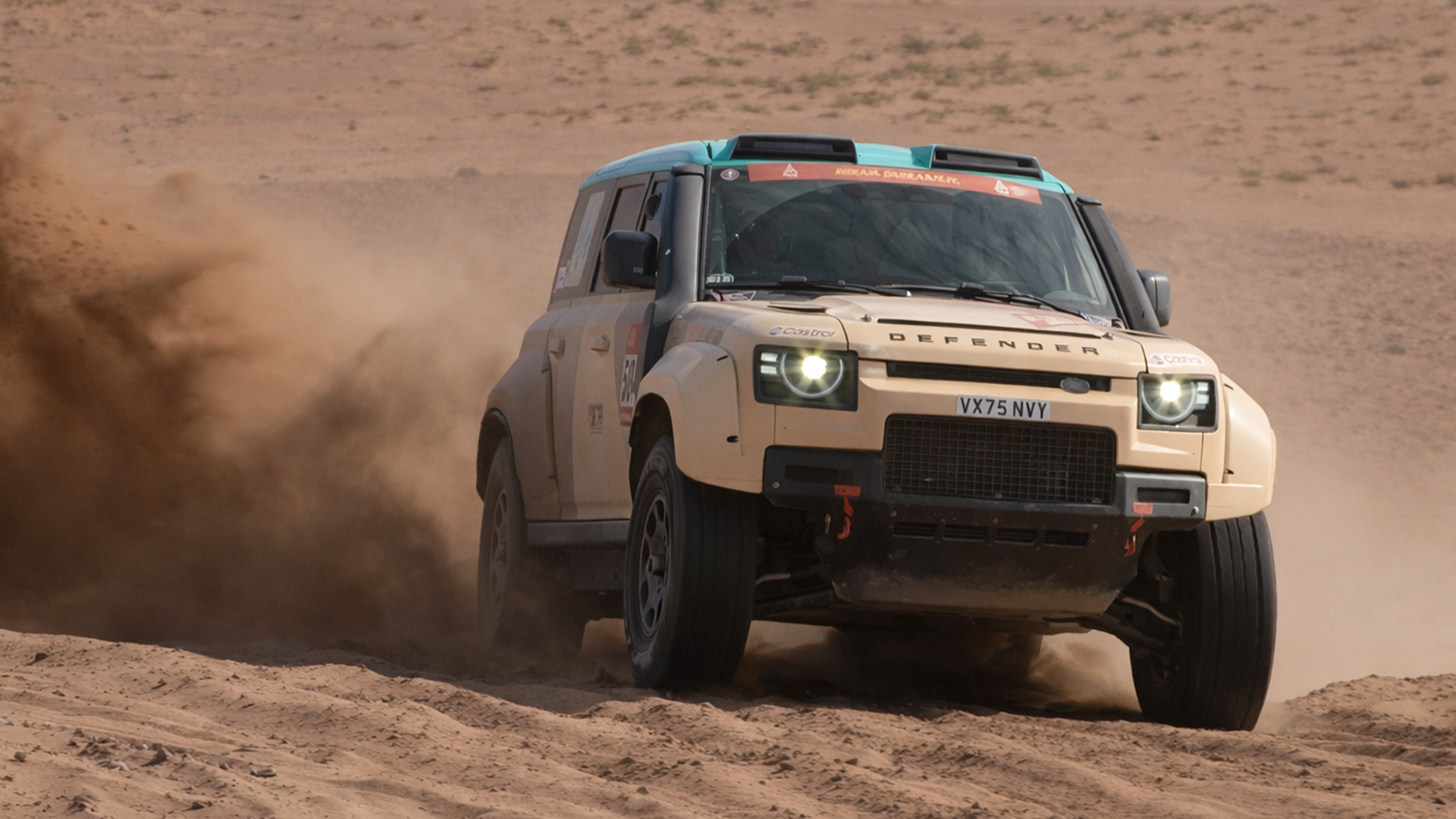 Defender Octa D7X-R pushed hard in the desert