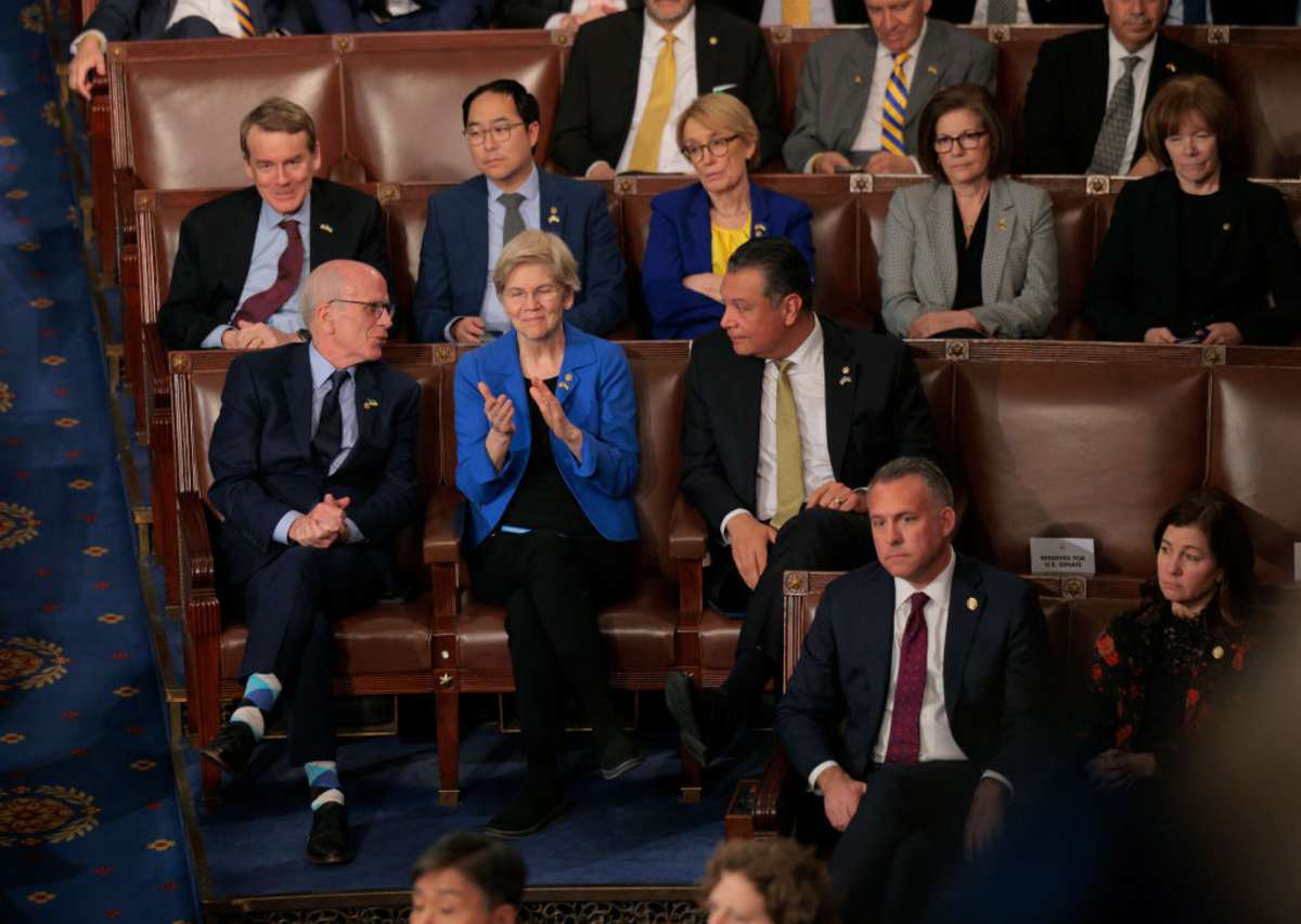Democrats court Elizabeth Warren for 2028 as party rethinks 2024 losses ...