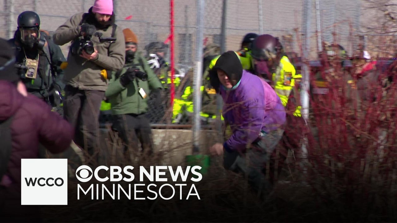 Dozens arrested outside Whipple Federal Building in Minneapolis
