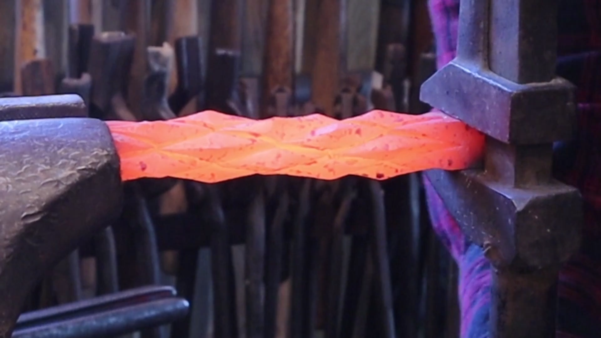 Pineapple twist blacksmithing