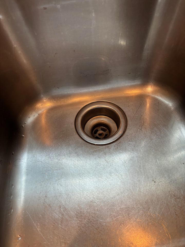 The 2-minute trick that makes your kitchen sink shine like new