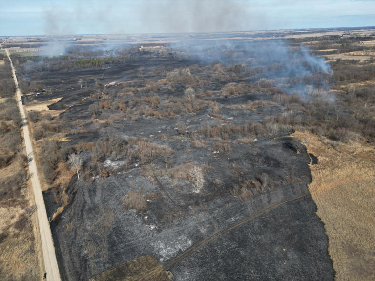 Firefighter faces arson charges after Illinois wildfire burns hundreds ...
