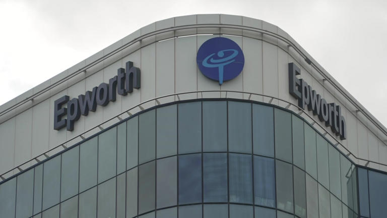 Former patients of gynaecologist Simon Gordon not included in Epworth ...