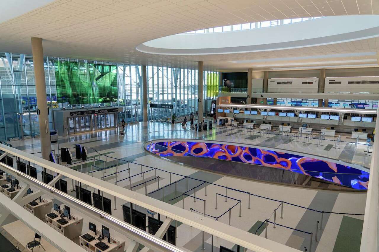 Massive terminal at Houston's IAH opens check-in to international travelers