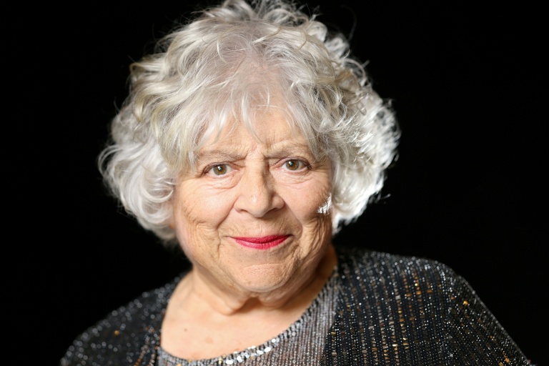 Miriam Margolyes aborde la solitude des seniors, dans un court-métrage ...