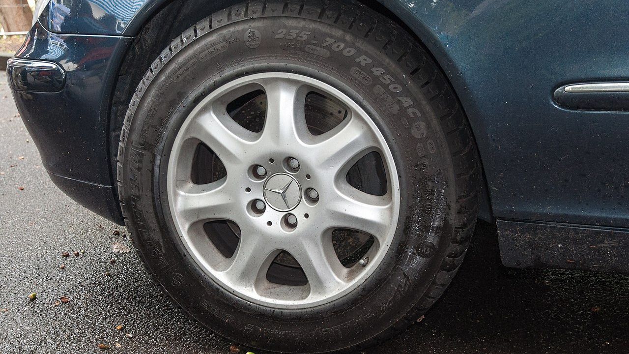 How Michelin’s PAX tire tied the Bugatti Veyron to Honda minivans