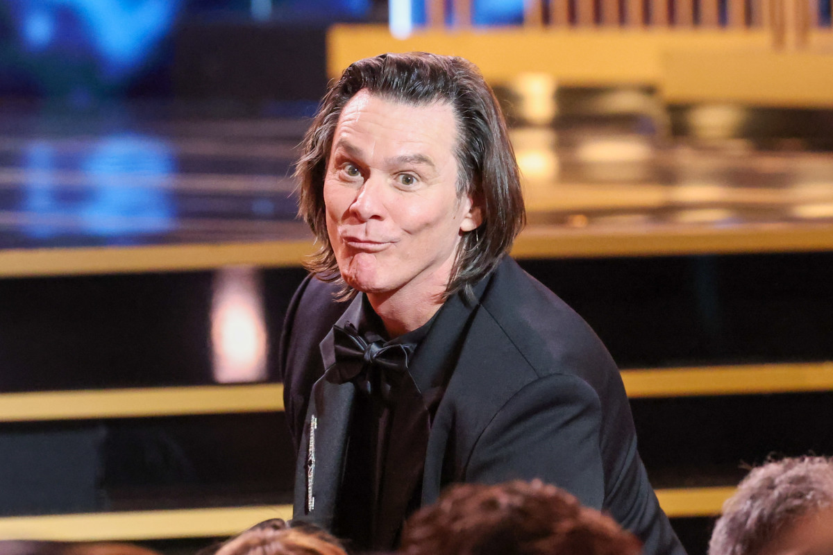 Alexis Stone makes bizarre Jim Carrey impersonation claim