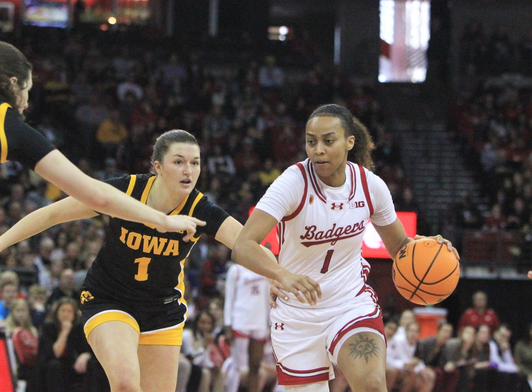 What channel is Wisconsin women's basketball on tonight? Time, TV