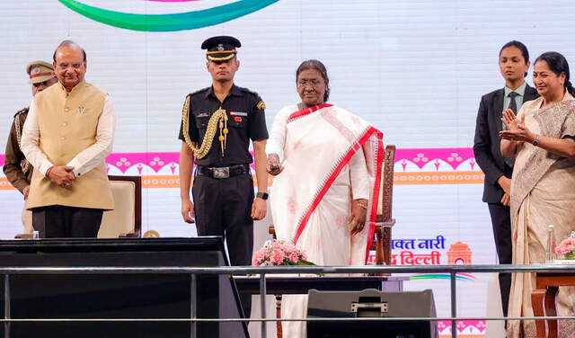 Delhi government launches free travel card for women and transgender ...