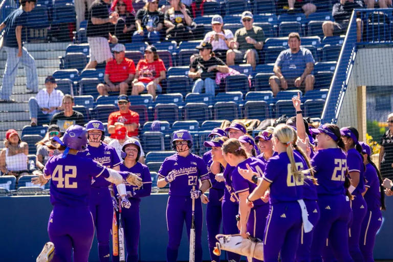 Washington softball tops Cal Poly 8-0 in fifth straight run-rule win