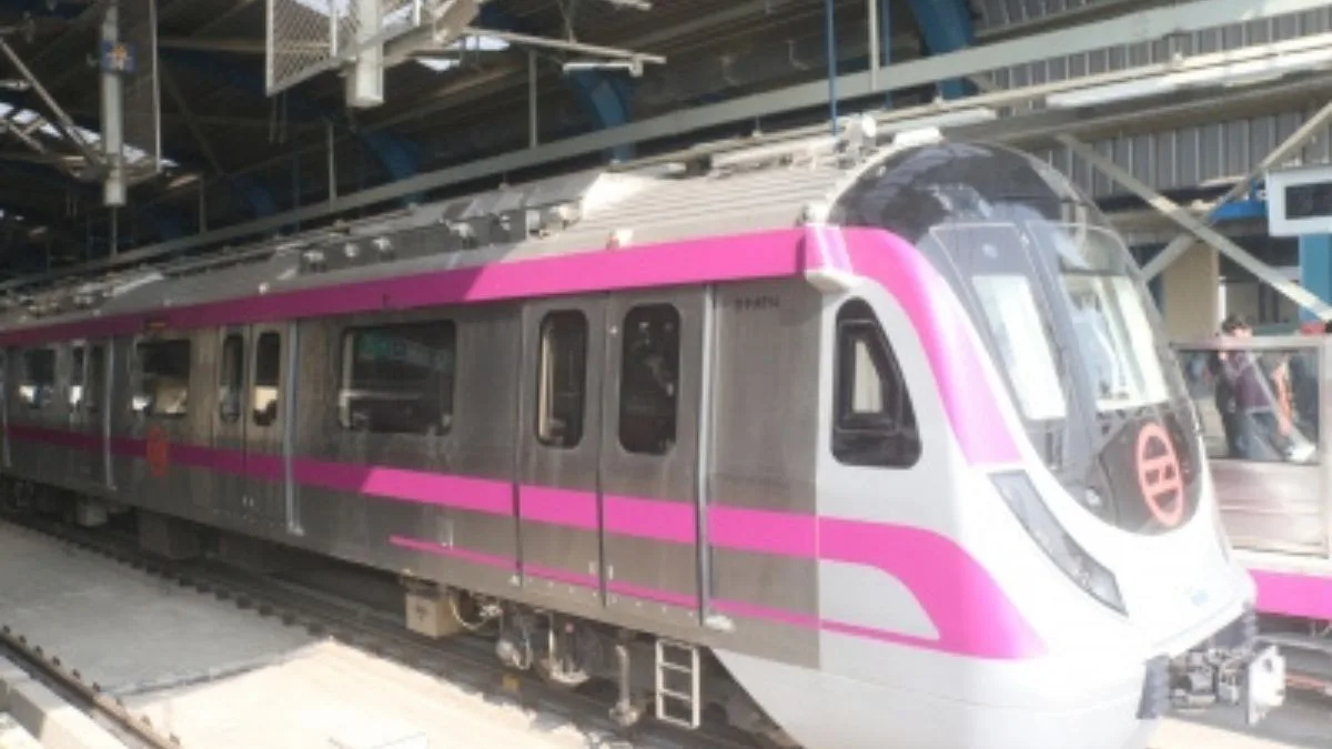 Sealdah station to get mobile food vans for commuter ease