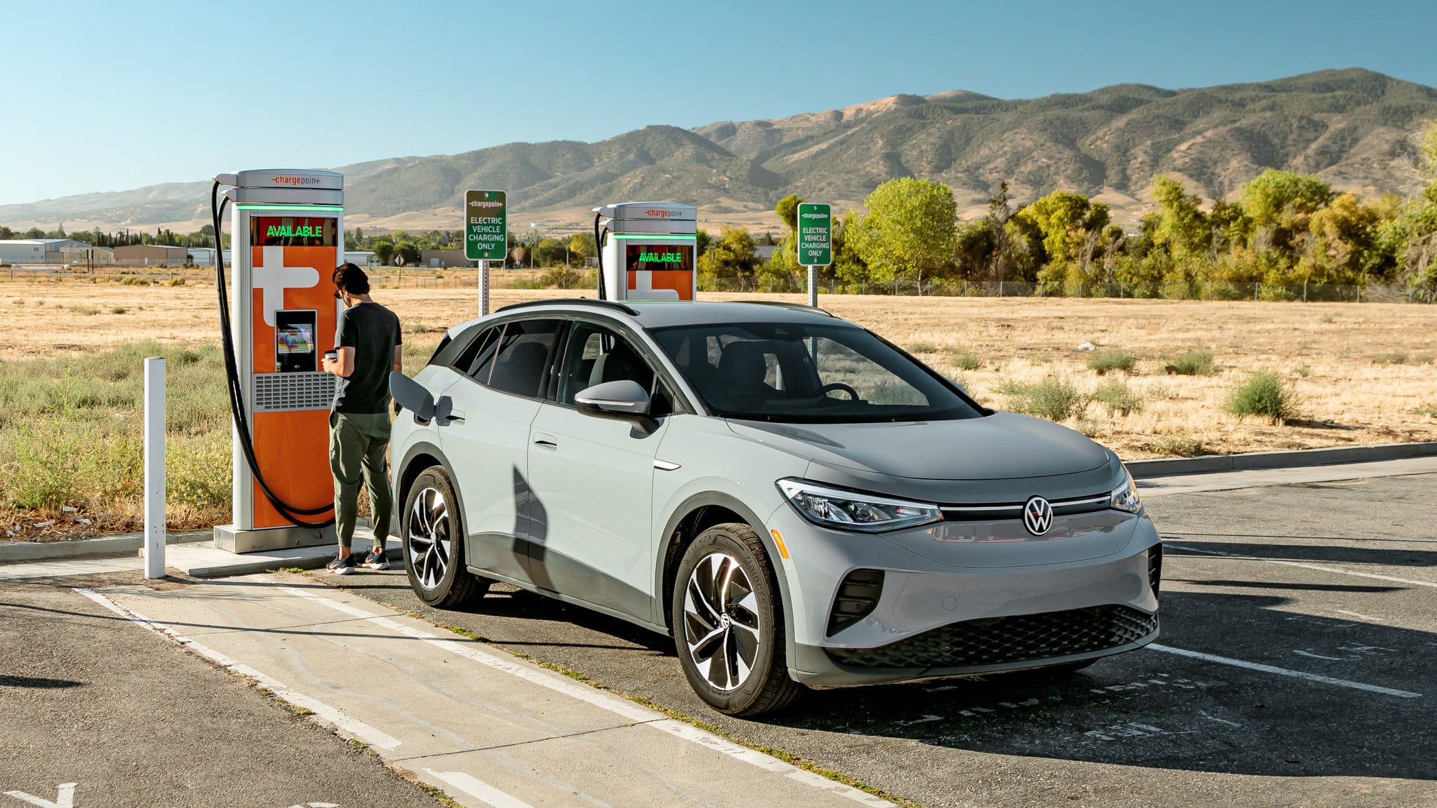 We love EVs. We hate EVs. Here are 10 reasons why both can be true
