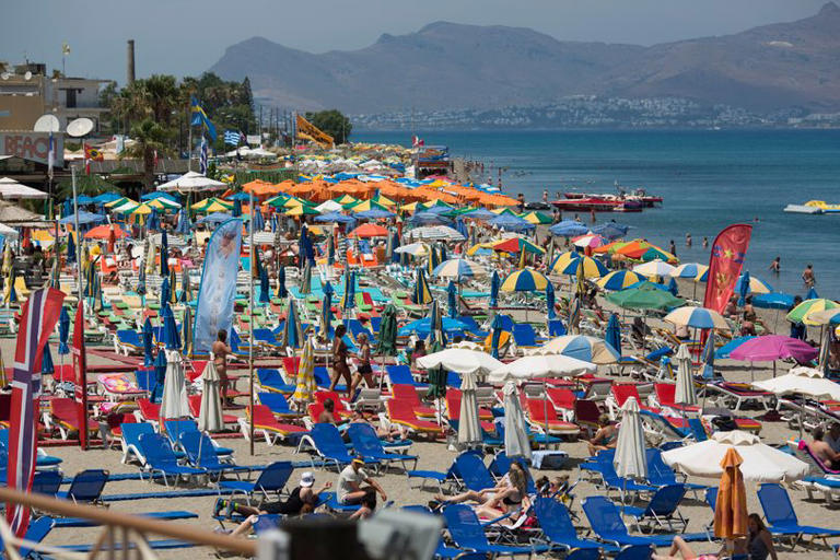 UK holiday hotspot activities alert after Foreign Office confirms Brit ...