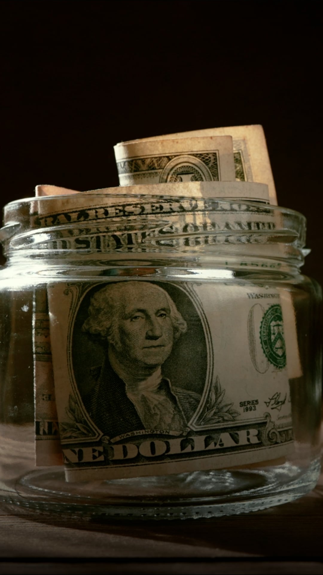 Here's what to consider before tipping at restaurants