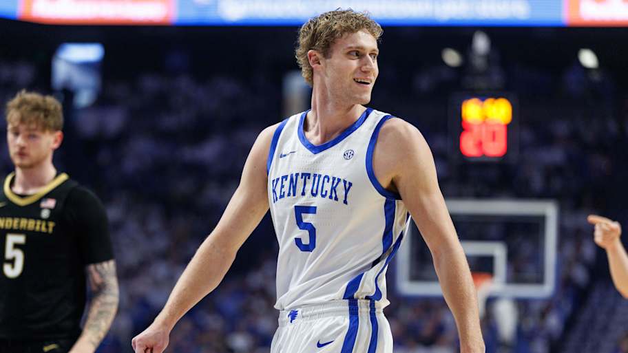 How do Collin Chandler's three-point shooting stats stack up with Reed ...