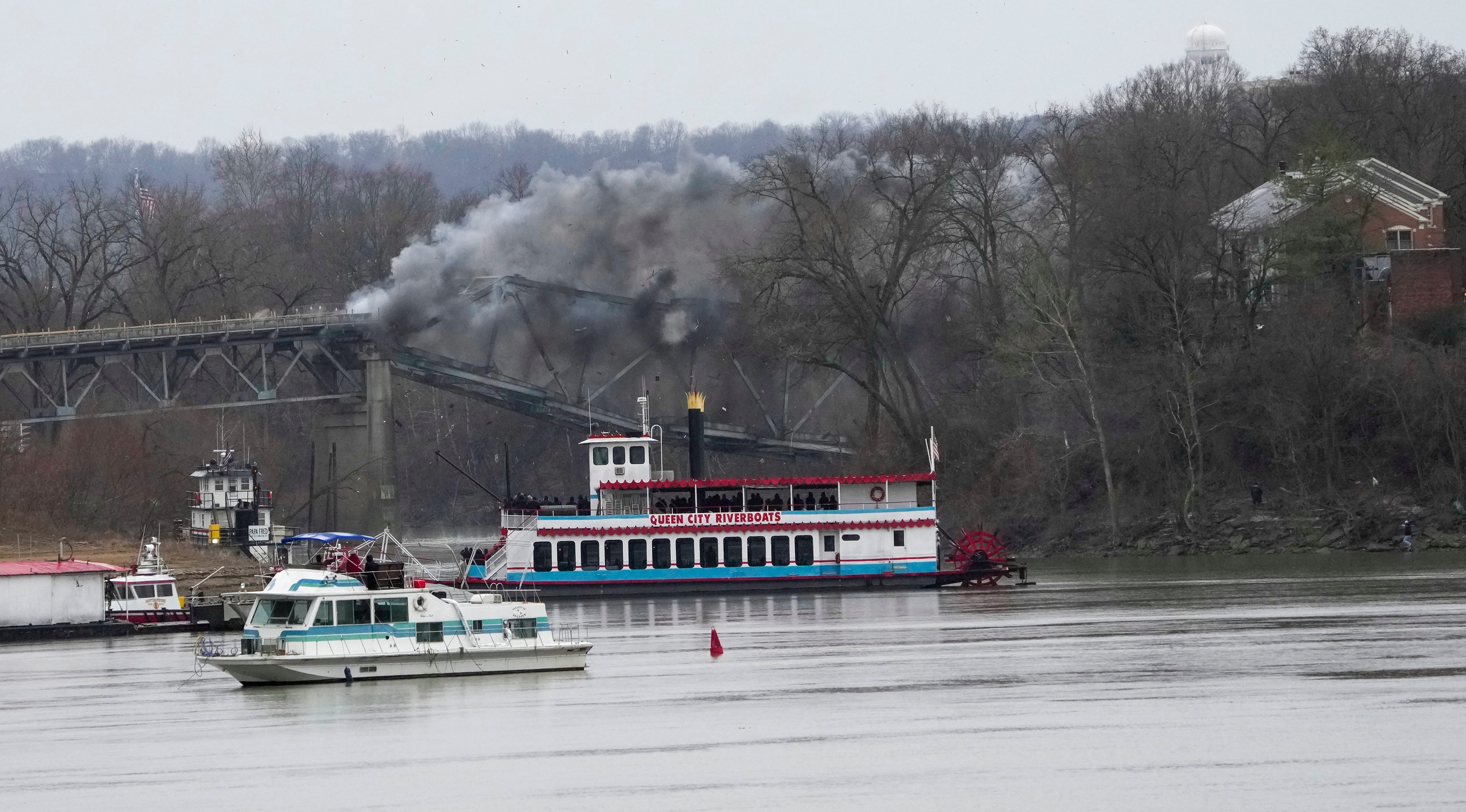 Watch the Fourth Street Bridge explode