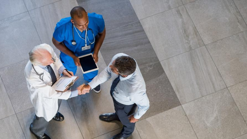 Guide to jobs in healthcare administration: 6 roles to consider