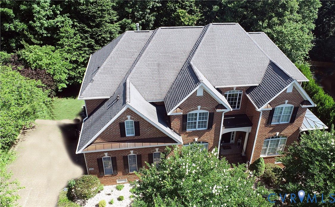 Luxurious all-brick home in Williamsburg, Virginia, with grand features ...