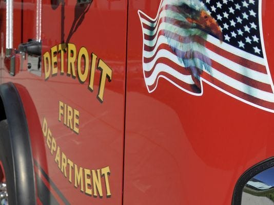 SW Detroit apartment fire sends 2 to hospital, officials say