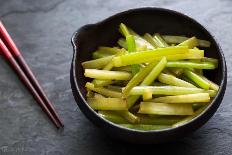 The only way you should store celery, according to a food expert