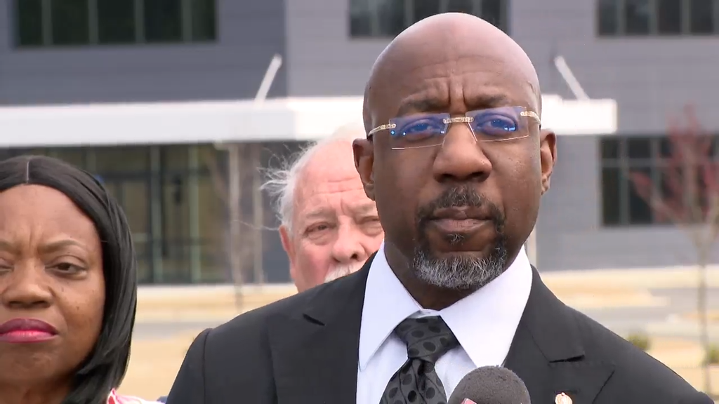 Warnock tours Social Circle infrastructure amid concerns over proposed ...