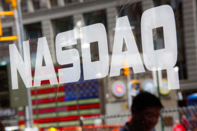 Wall Street warns market correction amid cash depletion