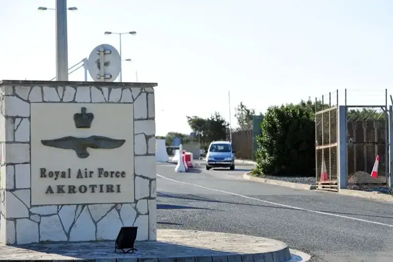 Dron de ataque impacta la pista de la RAF en Akrotiri, según ...