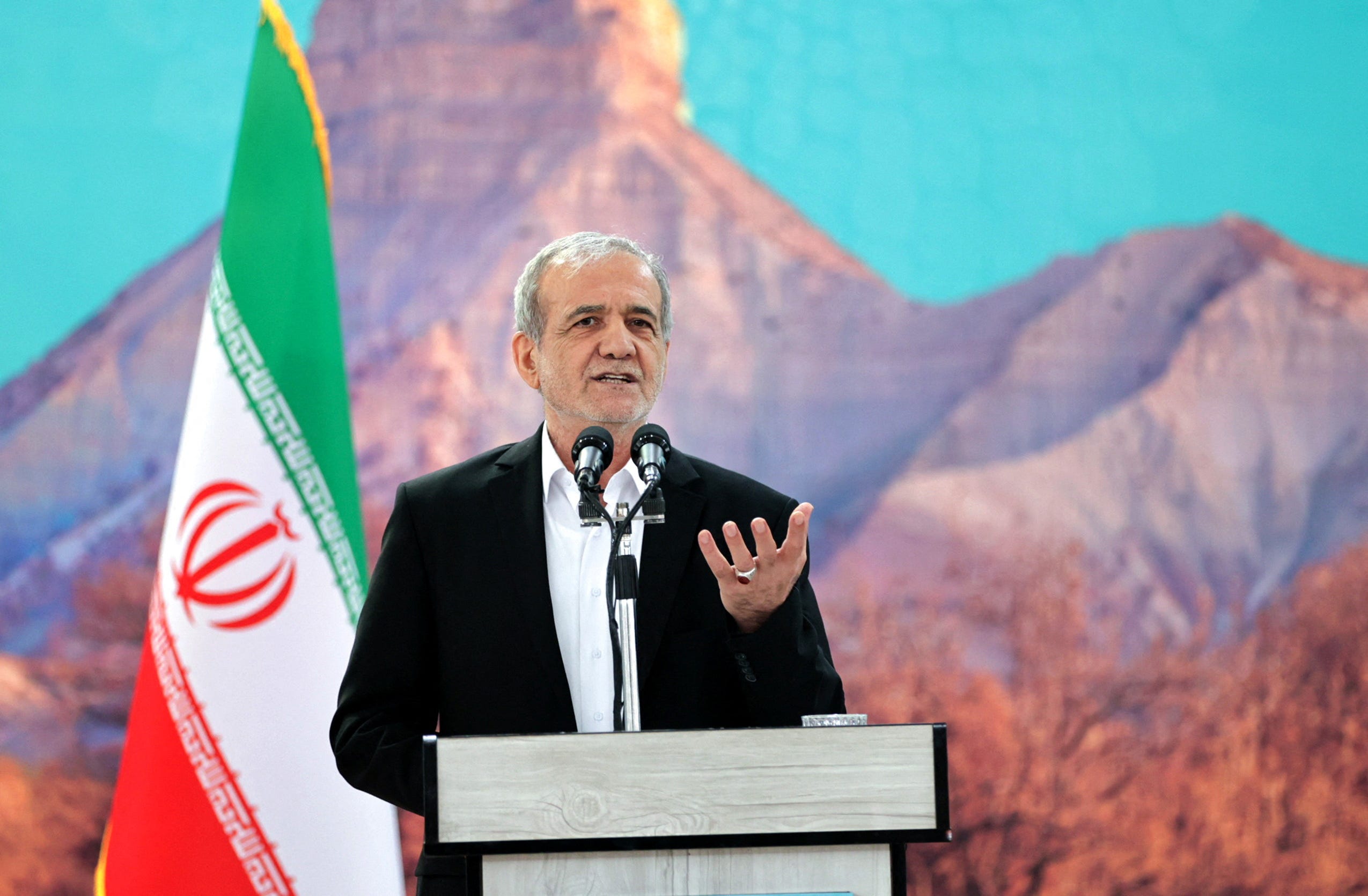 Iranian president in letter says Iran doesn't pose a threat to US