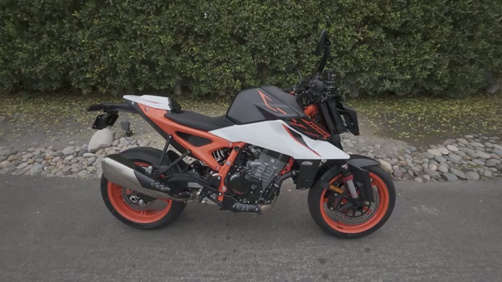 2026 KTM 990 Duke R review - First ride
