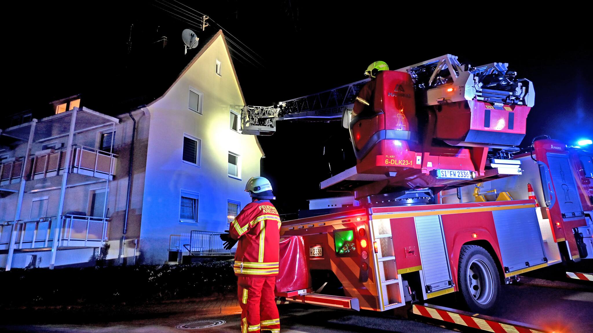 Dramatische Rettung im Kreuztaler Birkenweg: 68-Jähriger liegt nach ...