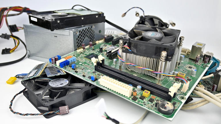 Why reusing your old modular PSU cables is the deadliest mistake in PC ...