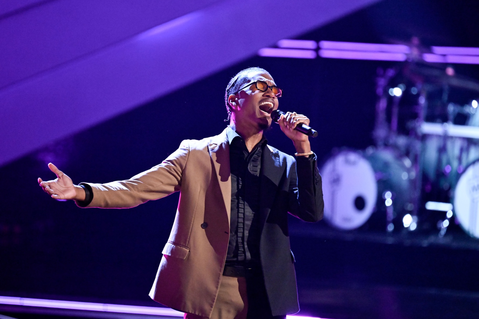 Mike Steele’s "Deep, Rich Voice" Voice Left Kelly Clarkson Stunned When ...