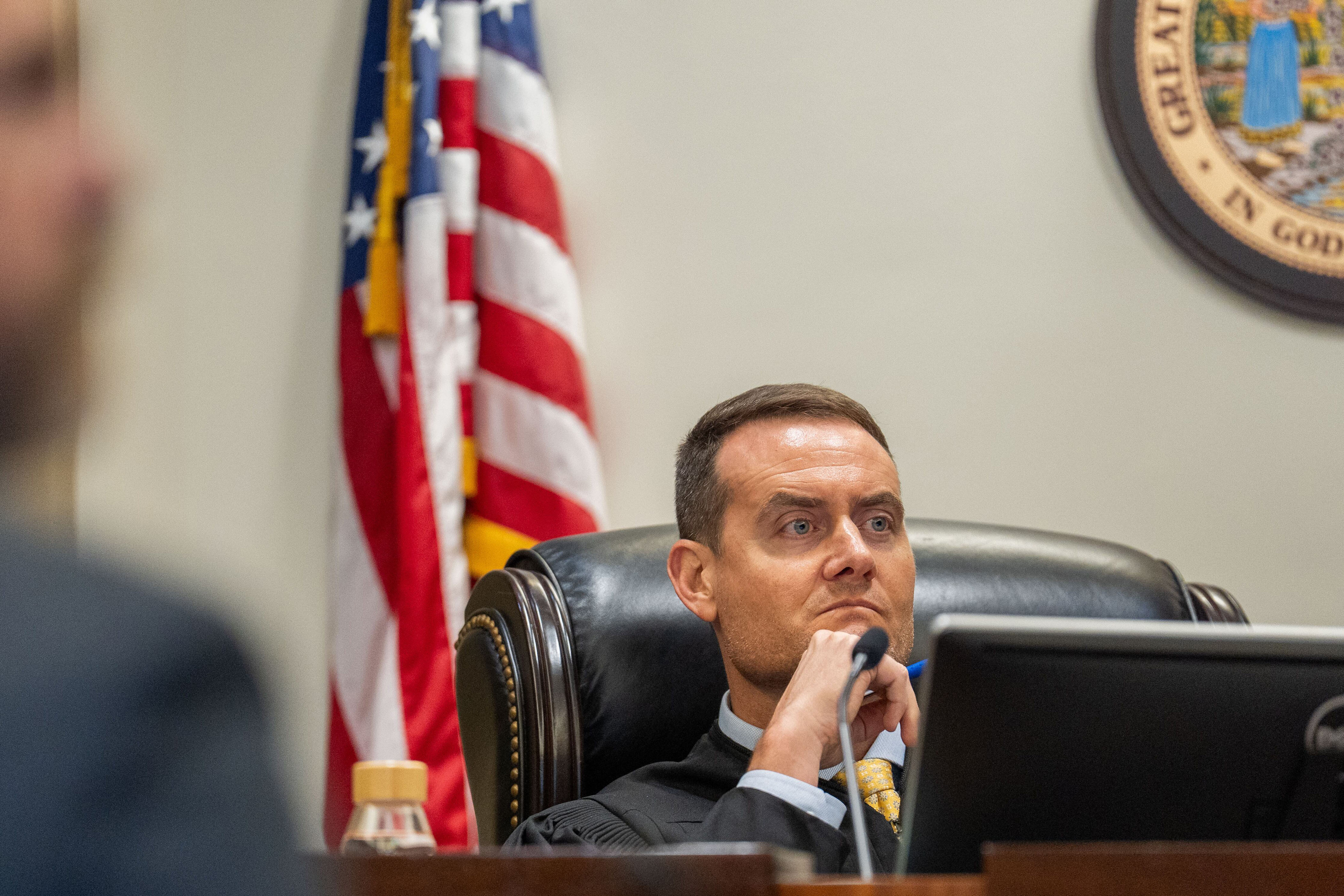 Tallahassee judge to continue presiding over murder trial of accused ...