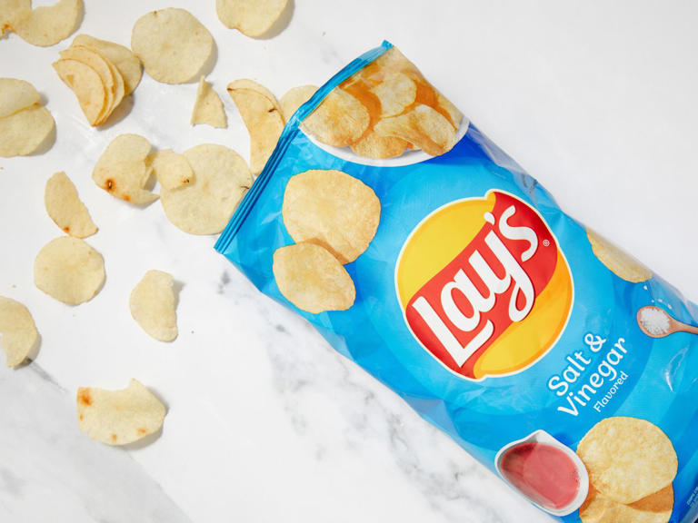 I tried the most popular Lay's flavors, and the winner might surprise you