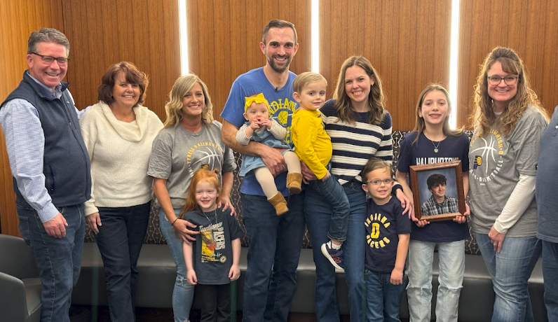 Family of 3-year-old boy saved by organ donation meets donor’s family