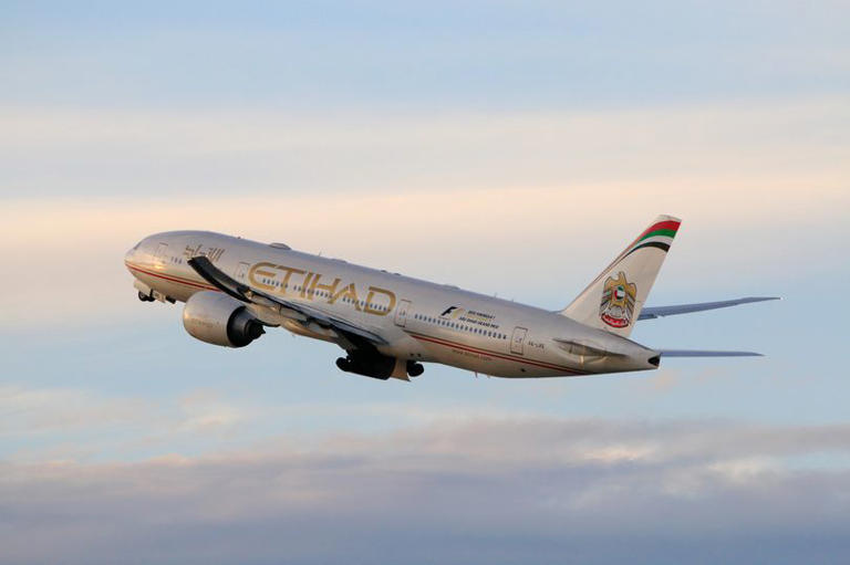 Etihad Airways update as flights depart from Middle East