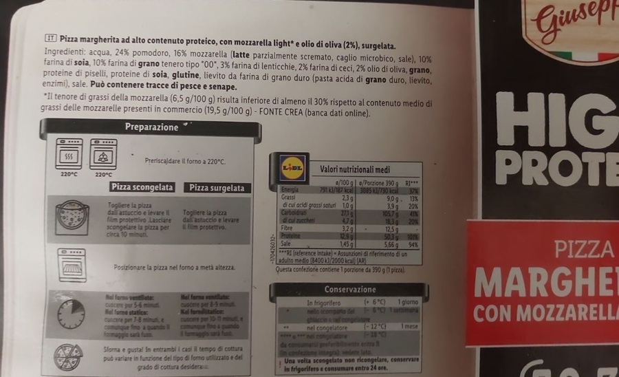 Abbiamo assaggiato per voi la pizza proteica di Lidl (con impasto ai ...