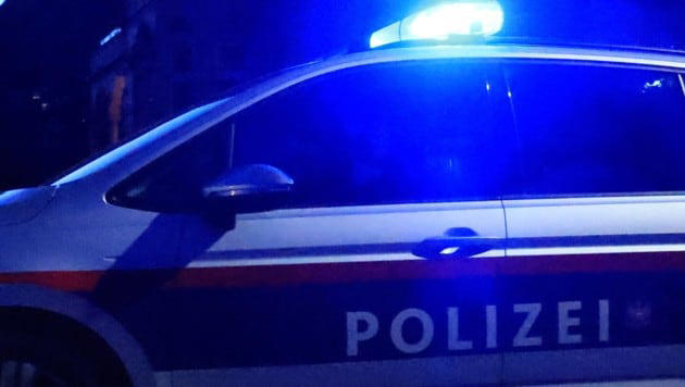 Pkw kam auf Böschungskante und überschlug sich