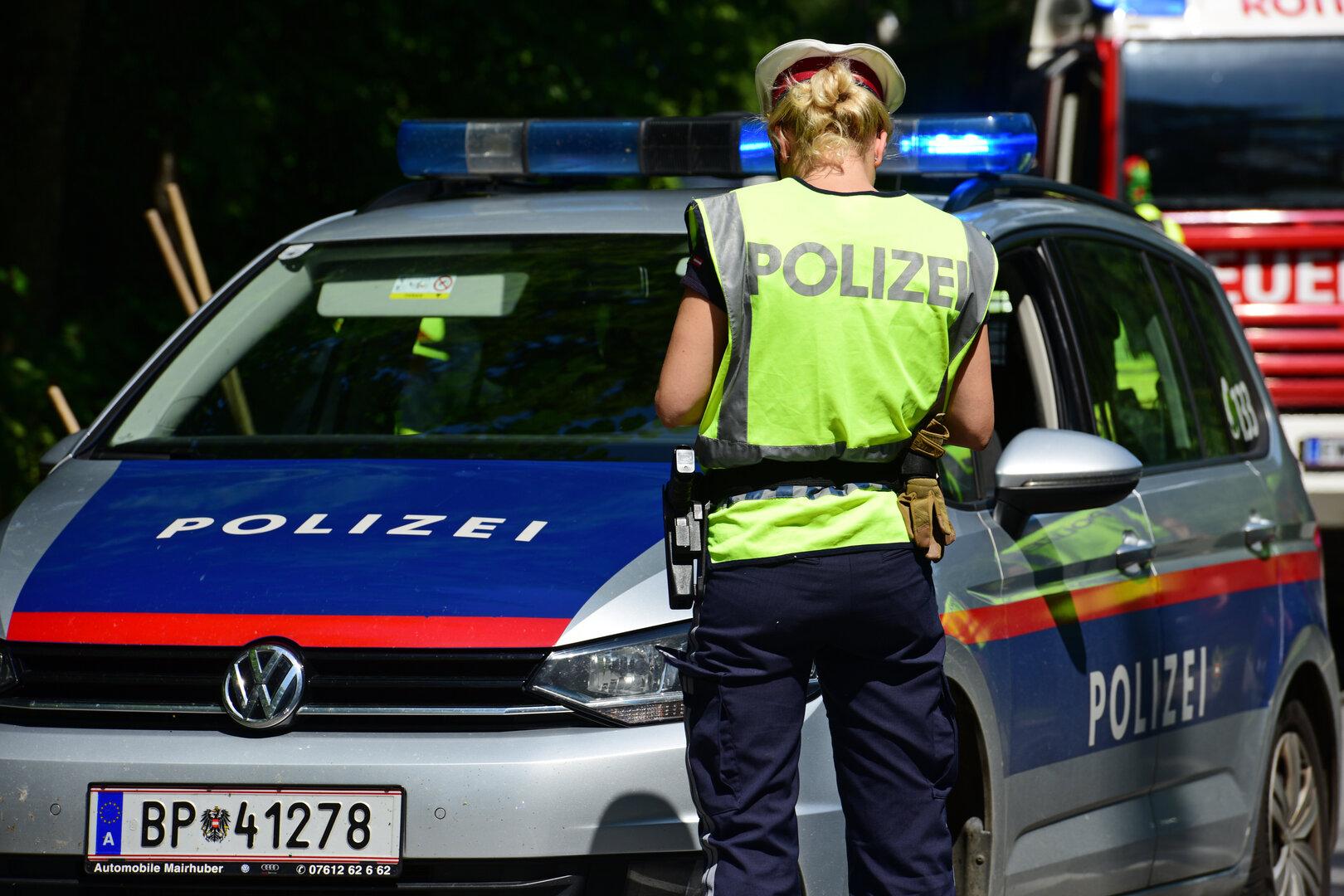 Sportplatz-Dieb flieht vor Polizei ins Bachbett