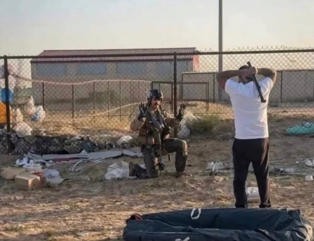Astonishing moment US pilot touches down in Kuwait desert unscathed ...