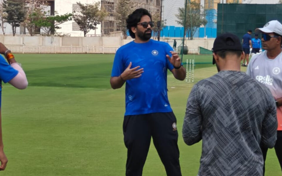 Grateful for your guidance - VVS Laxman thanks Zaheer Khan for guiding ...