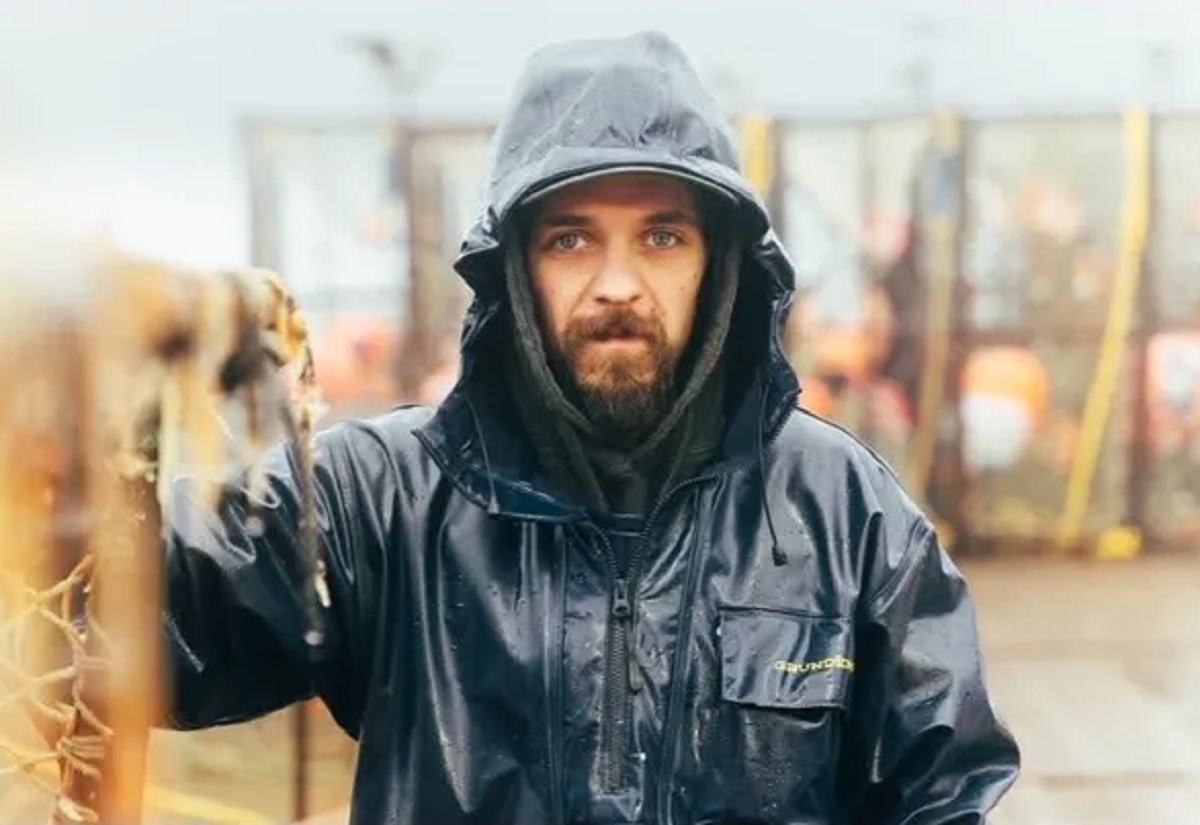 Deadliest Catch star Todd Meadows died after falling overboard filming ...